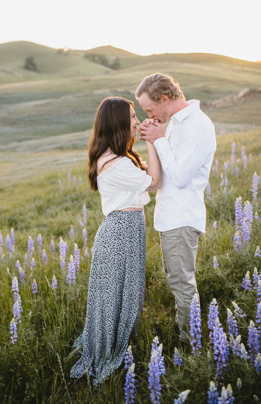 Engagement Outfits For Spring Pictures - alyssamichelephoto.net