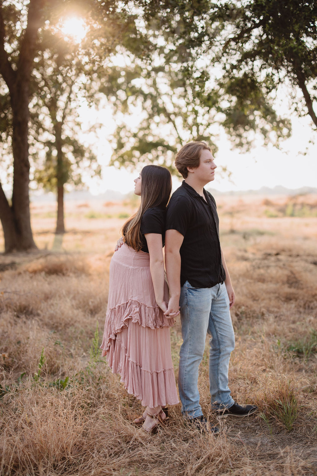 Outdoor Maternity Photos at Kaweah Oaks Preserve | Fresno Maternity ...