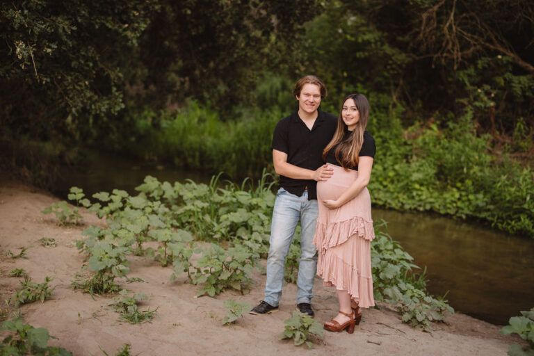 Outdoor Maternity Photos at Kaweah Oaks Preserve | Fresno Maternity ...