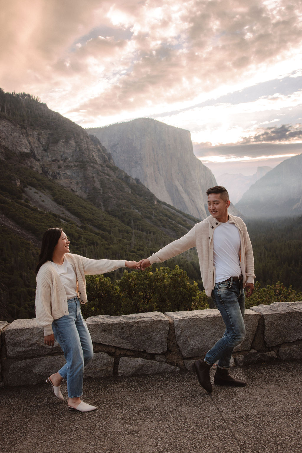 A Sunrise Yosemite Proposal at Tunnel View - alyssamichelephoto.net