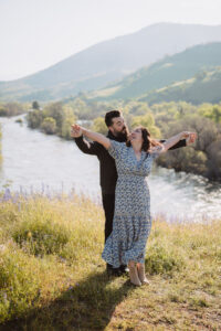 Outdoor Spring Engagement Photos at Winton Park - alyssamichelephoto.net