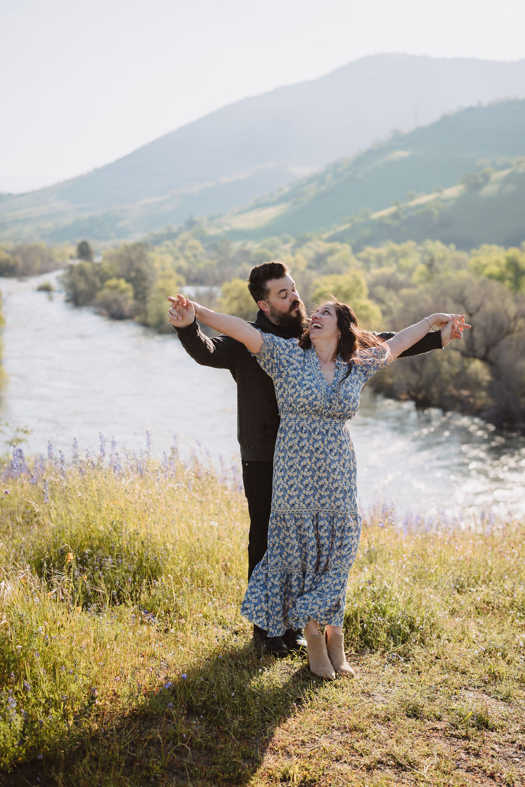 Outdoor Spring Engagement Photos at Winton Park - alyssamichelephoto.net