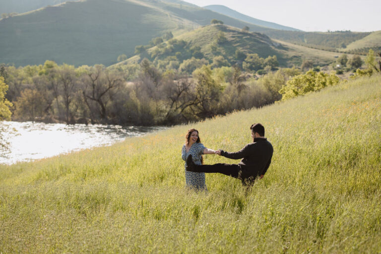 Outdoor Spring Engagement Photos at Winton Park - alyssamichelephoto.net