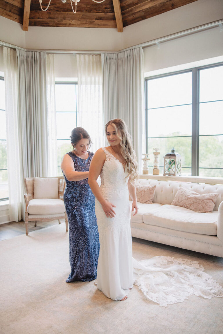 Wedding at Deep in the Heart Farms - alyssamichelephoto.net